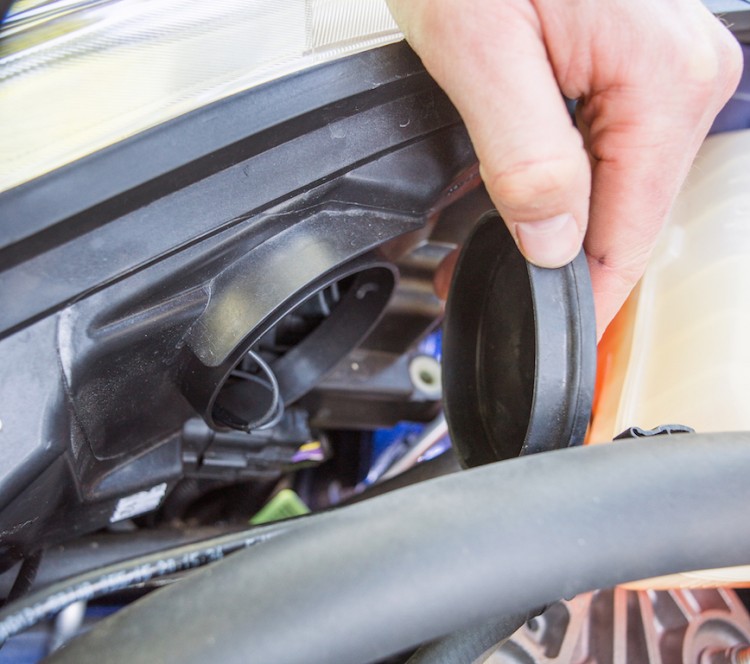 How to change a car headlight globe | Practical Motoring